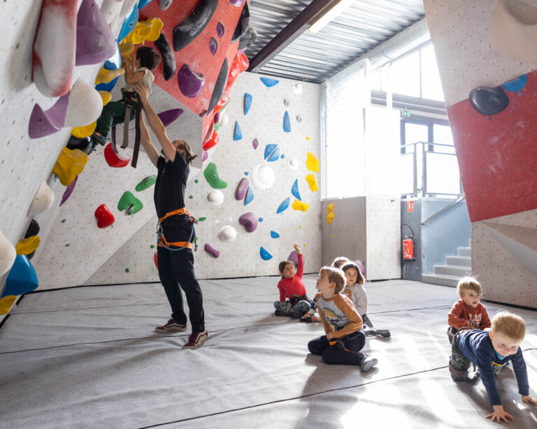 Escalade enfants vacances : ateliers, stages, Fun Climbing